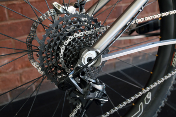 NAHBS 2015: DEAN Titanium Builds a Handmade Enduro Bike Prototype ...