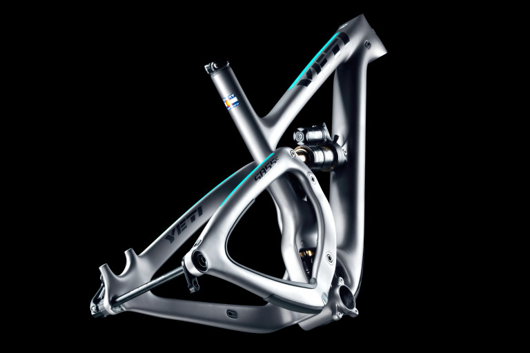 Yeti stretches its legs with new SB5.5C long travel 29er - Bikerumor