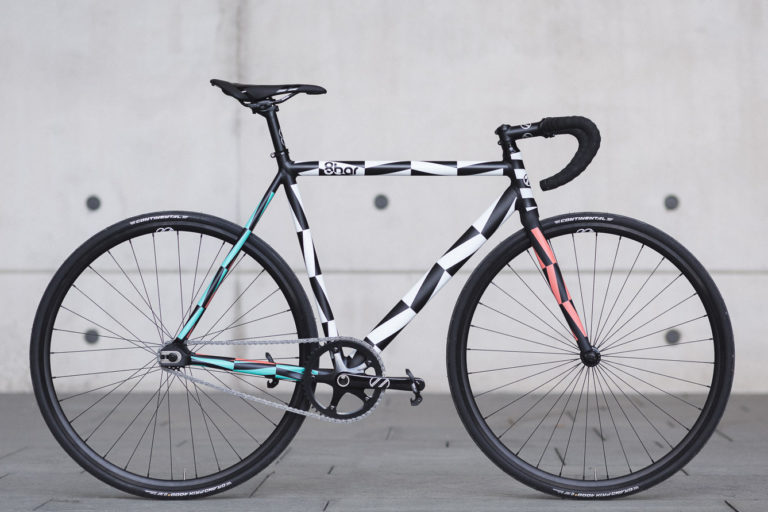 8bar dazzles with their Rookie team edition FHAIN fixed crit bike ...