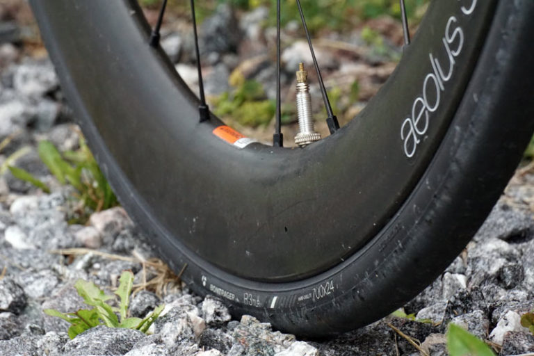 Review: Bontrager Aeolus 5 aero, tubeless disc brake carbon clinchers ...