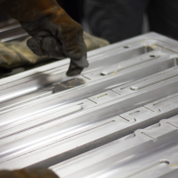 HIA Velo revives Guru's carbon manufacturing in Arkansas w/ all-star ...