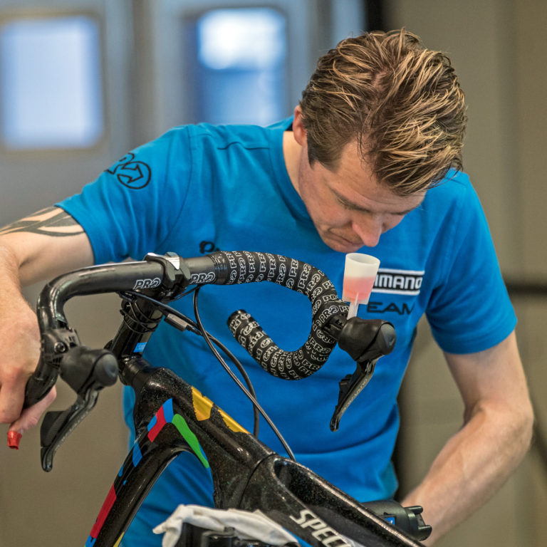 First Impressions: Shimano Dura-Ace R9100 series’ new Di2 R9170 disc ...