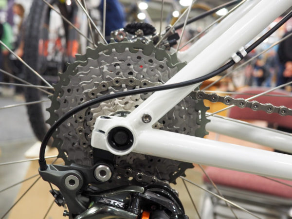 NAHBS 2017: Steve Potts rocks out with Ti pivotless suspension, Steel ...