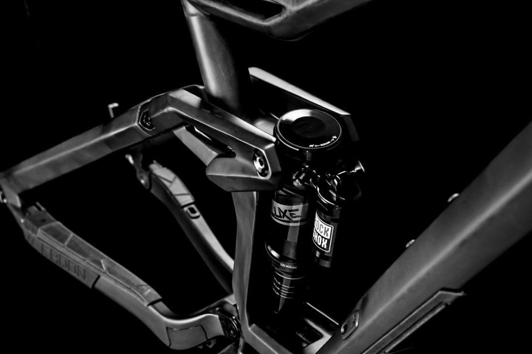 Up close with the lightweight carbon 2018 Radon Jab enduro bike - Bikerumor