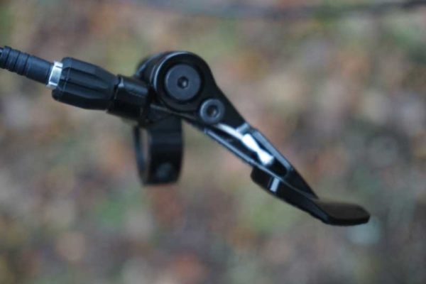 2018 FSA Flowtron dropper seatpost lets you become strong with the ...