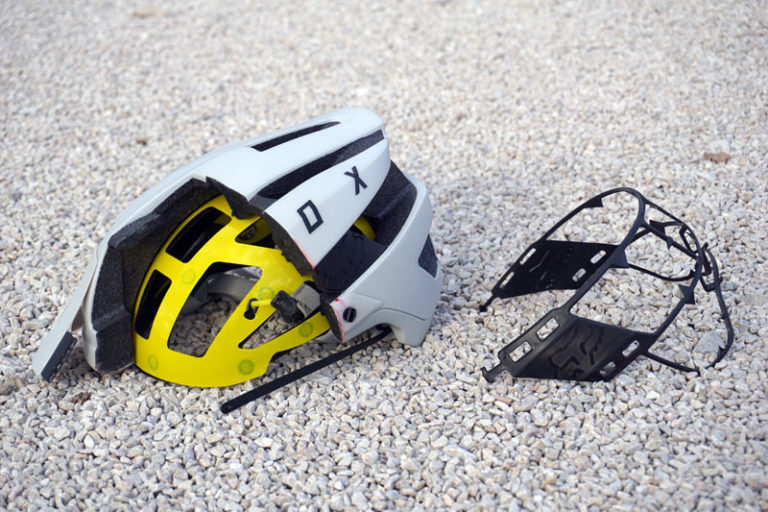 Fox Flux mountain bike helmet comes of age w/ smashing features ...