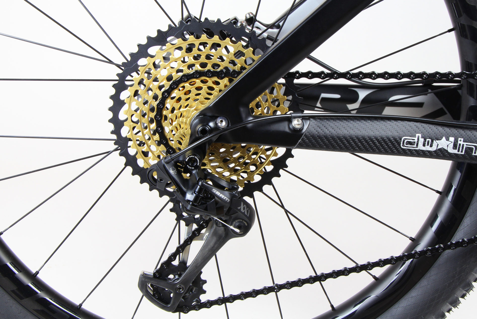 Turner RFX Limited goes black & gold w/ Cane Creek, Project 321 ...