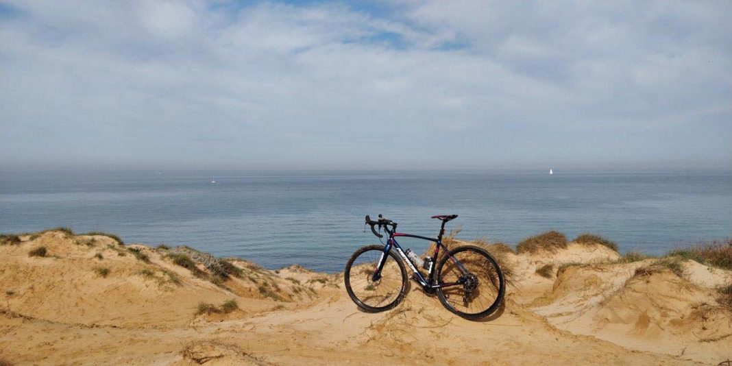 Bikerumor Pic Of The Day: Winter taunting from Israel - Bikerumor