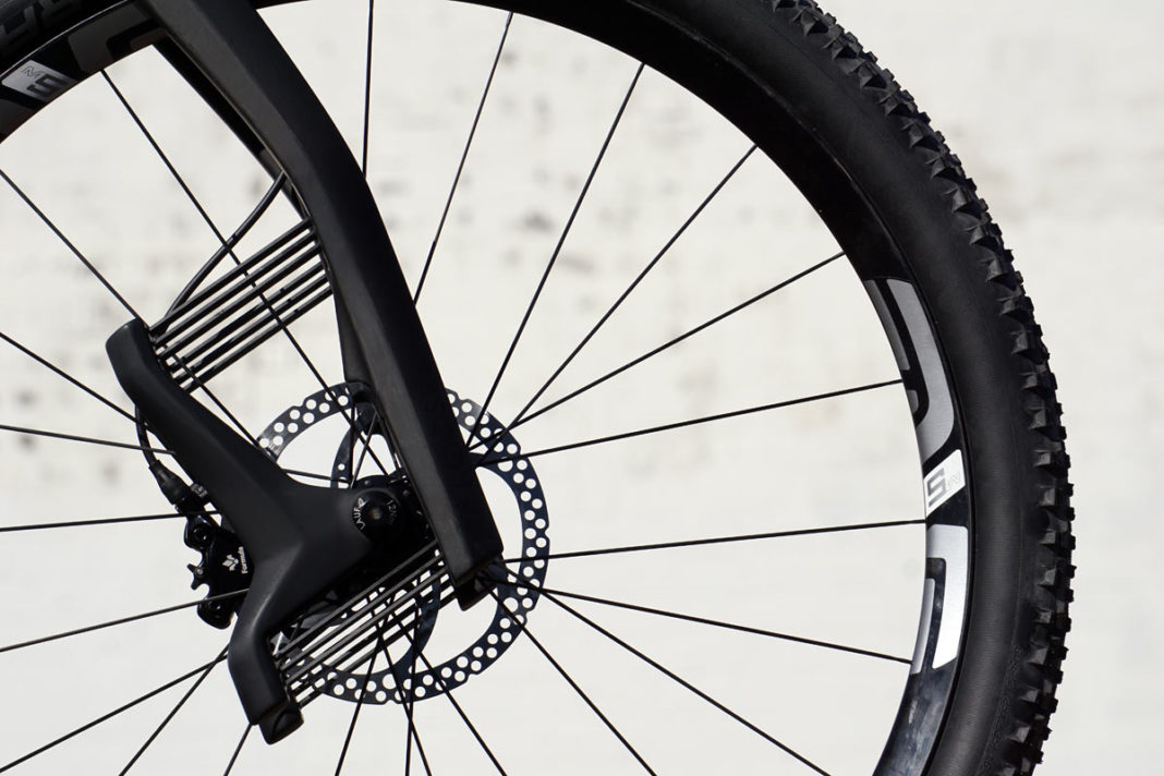 Project XC Race Bike: ENVE M525 wheels & Schwalbe Addix race tires ...