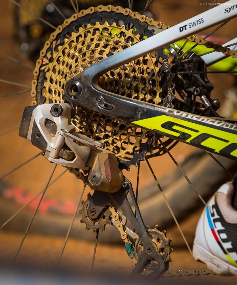 Sneak Peek: SRAM Blackbox Eagle eTap wireless mountain bike shifting ...
