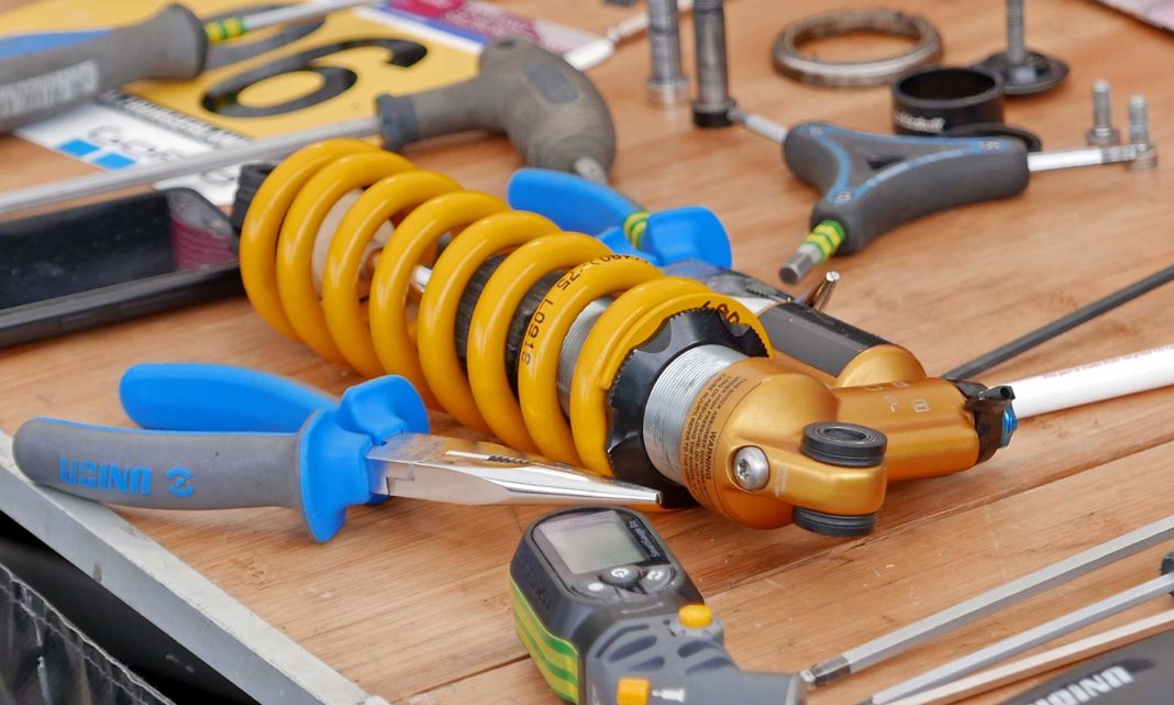 Suspension Tech: Wait... What is suspension damping, again? - Bikerumor