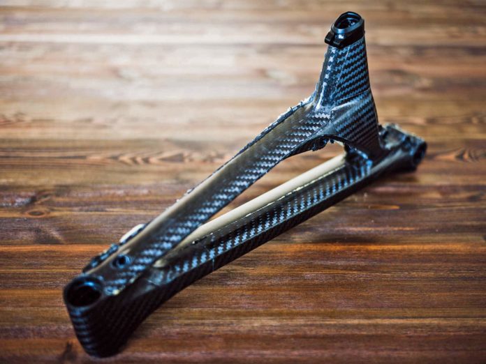 Unno Ever superlight limited edition carbon downhill bike gets a World ...