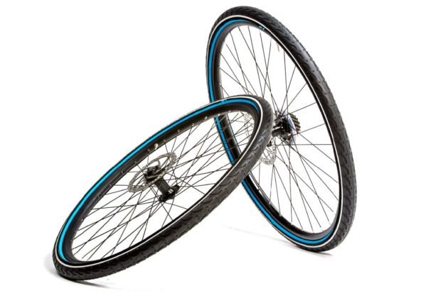 ReTyre zips new tread, even winter spikes over your tires in seconds ...