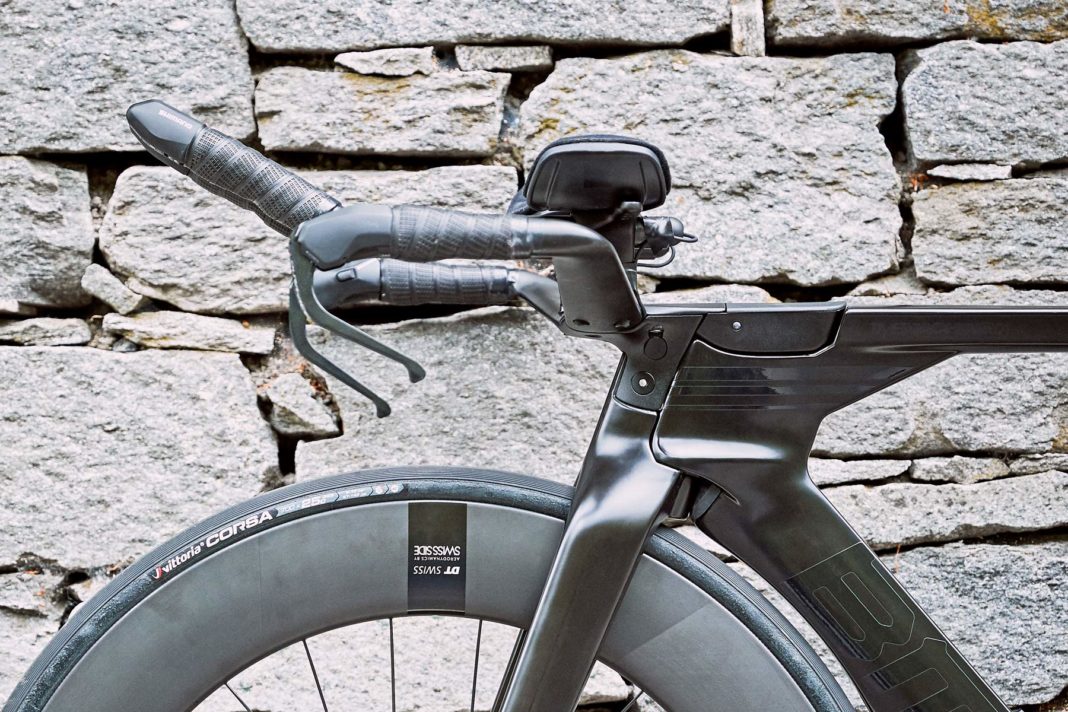 BMC Timemachine 01 Disc slips in as the ultimate triathlon/TT bike ...