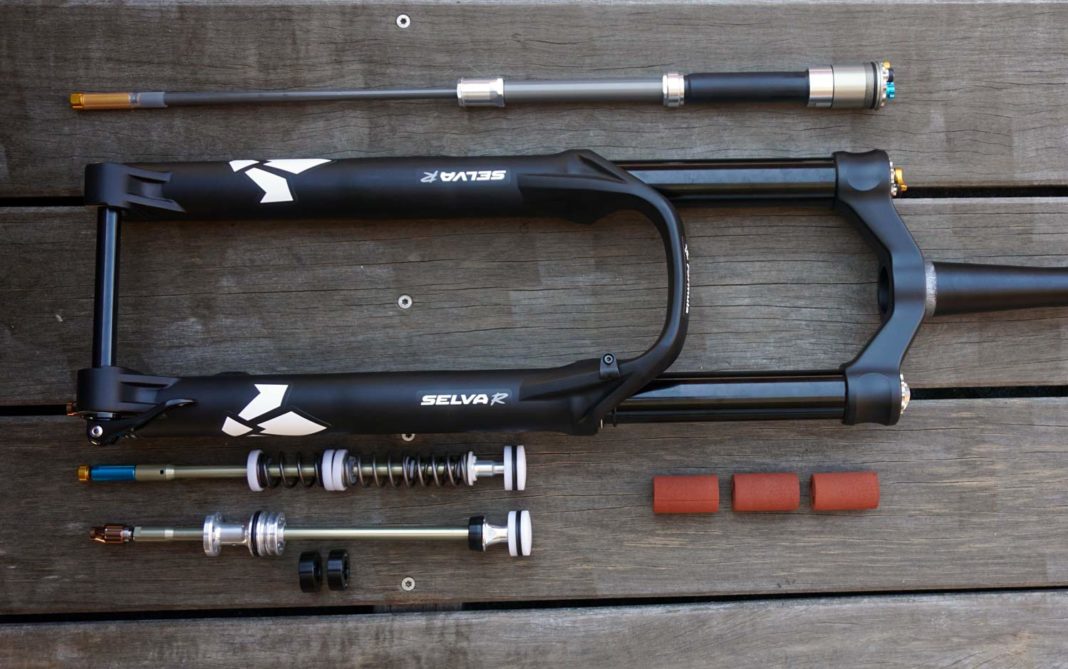 2019 Formula Selva R brings back true dual air suspension forks - First ...