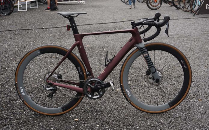 EB18: Rondo HVRT aero "road plus" race bike makes fat tires go fast ...