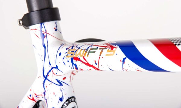 Genesis Zero SL custom paint for British Champ, team edition frame now ...