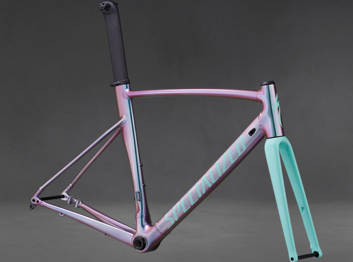Specialized Allez Sprint Disc adds disc brakes, thru axles, keeps ...