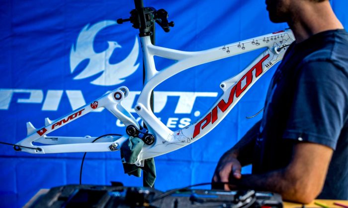 DH Worlds custom Part 2, all in the details: Kona, Pivot, Scott & YT ...