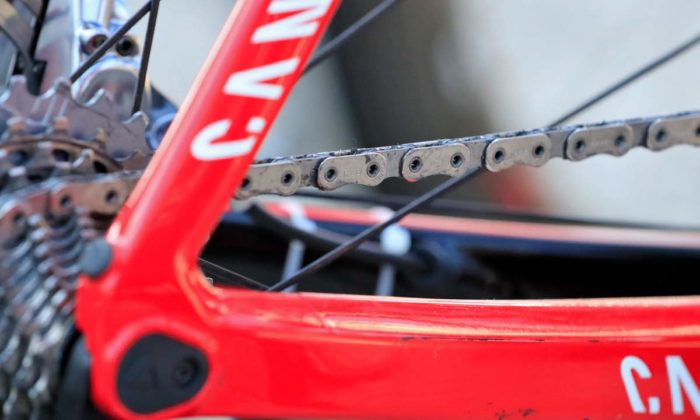 Sneak Peek: SRAM Red eTap 12 speed road prototypes, Quarq power meter ...