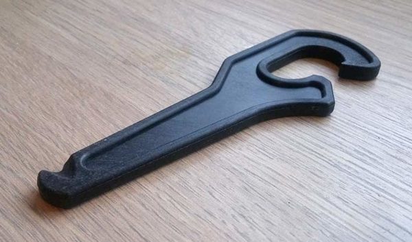 TyreKey no-pinch tire lever is an easier way to mount stubborn rubber ...