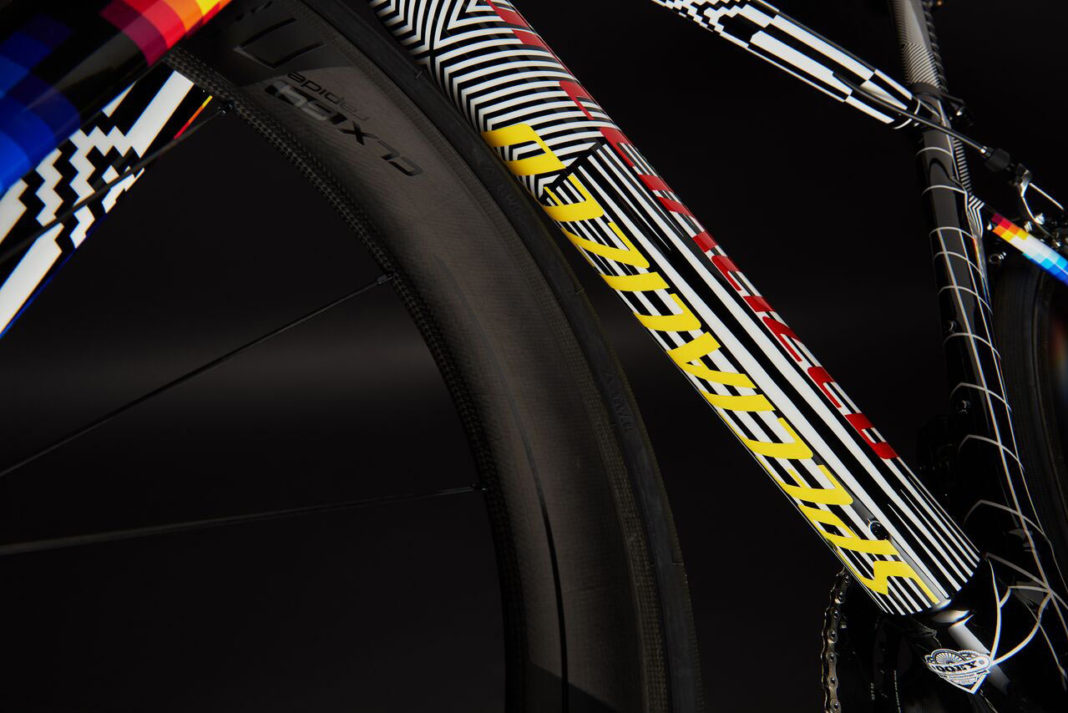 Stunning, eye-crushing custom Pantone x Romance Specialized Allez on auction - Bikerumor