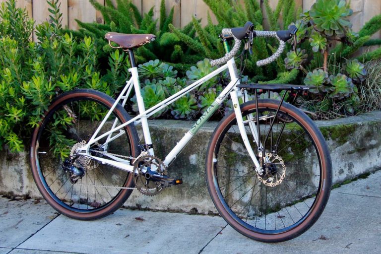 Soma Portfolder folds up a more compact porteur rack to haul pizza ...