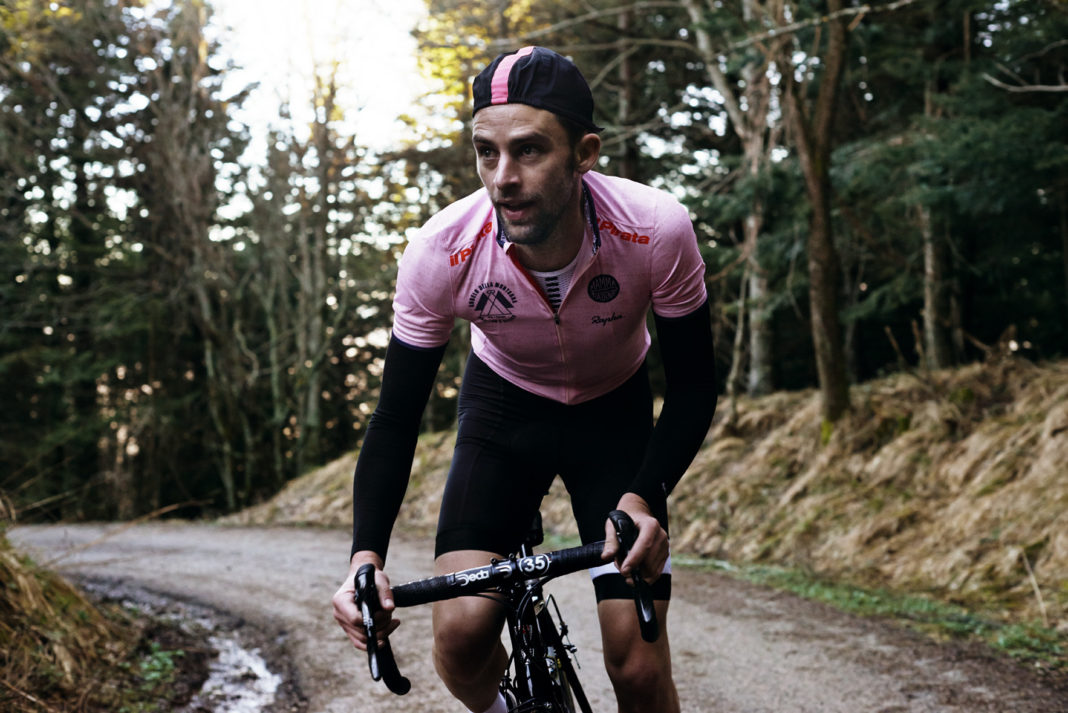 il Pirata: Rapha reissues Marco Pantani Jersey on 15th anniversary of his death - Bikerumor