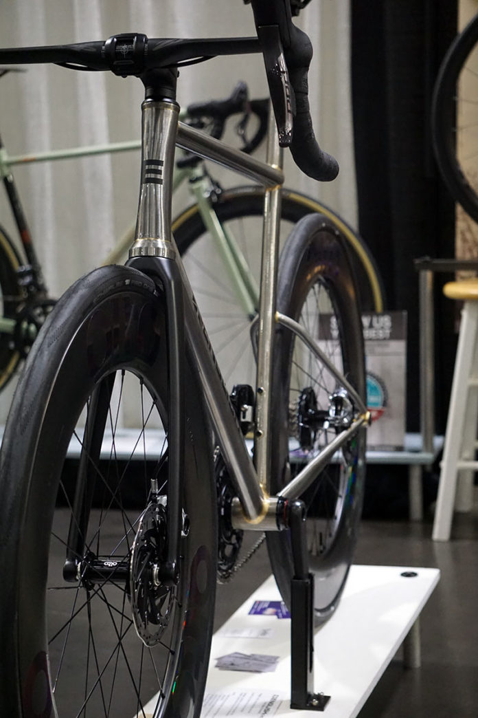 NAHBS 2019: English Cycles' modular one-sided road bike, travel bike ...