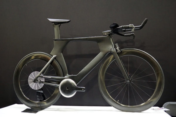 CeramicSpeed Driven chain-less drivetrain almost shifting, off-road ...