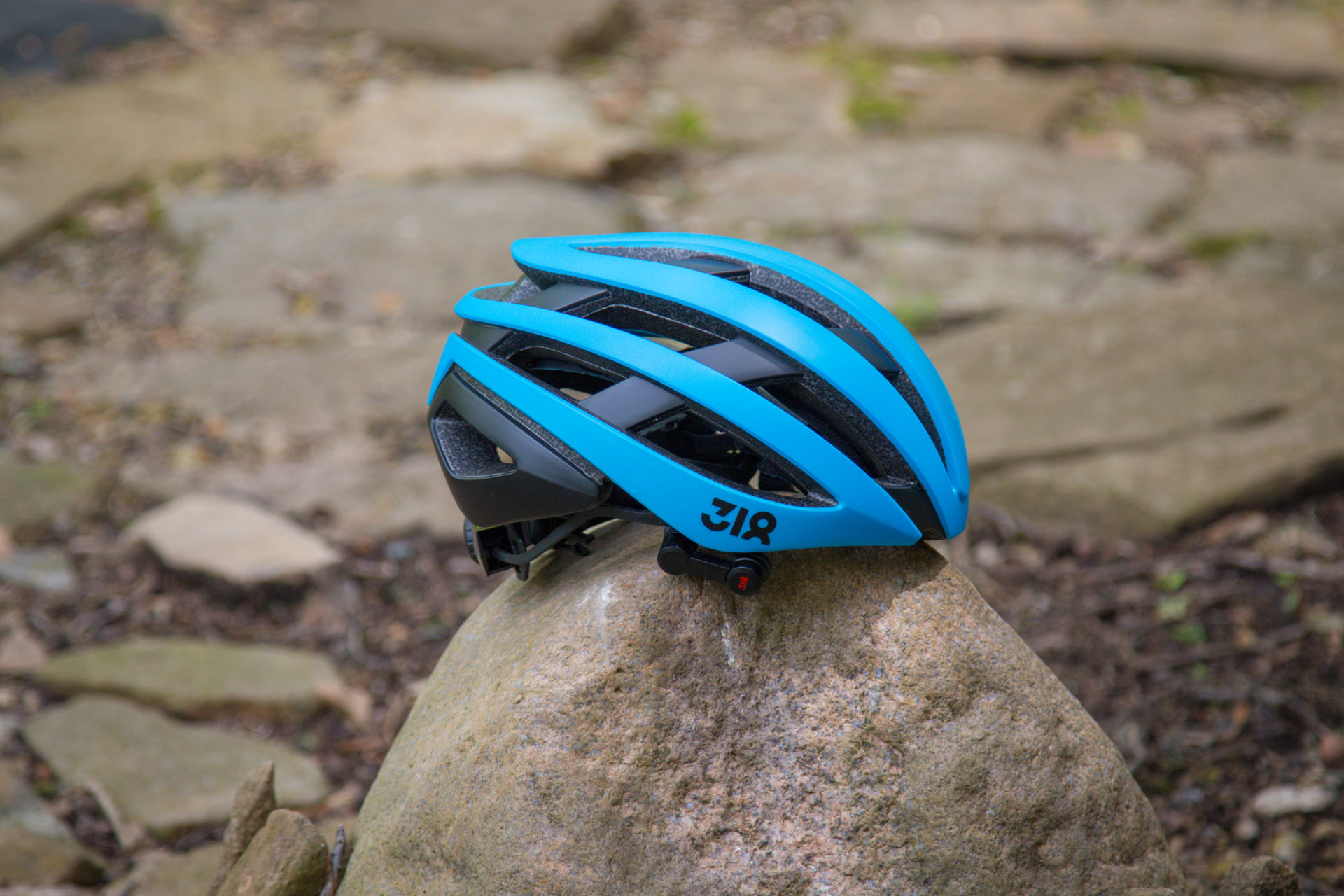 318 SH50 helmet transmits tunes & flashing lights w/ MARS smart ...