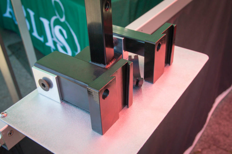 Ultra light Dovetail bike rack mounts to hitch without tools, removes ...