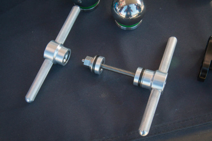 Enduro Multi Press is a compact tool for all bearings, DUB BBs, Tools ...