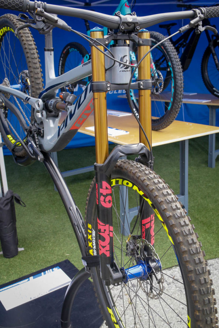 Pivot Phoenix 29 prototype DH bike makes an appearance, speeding up ...