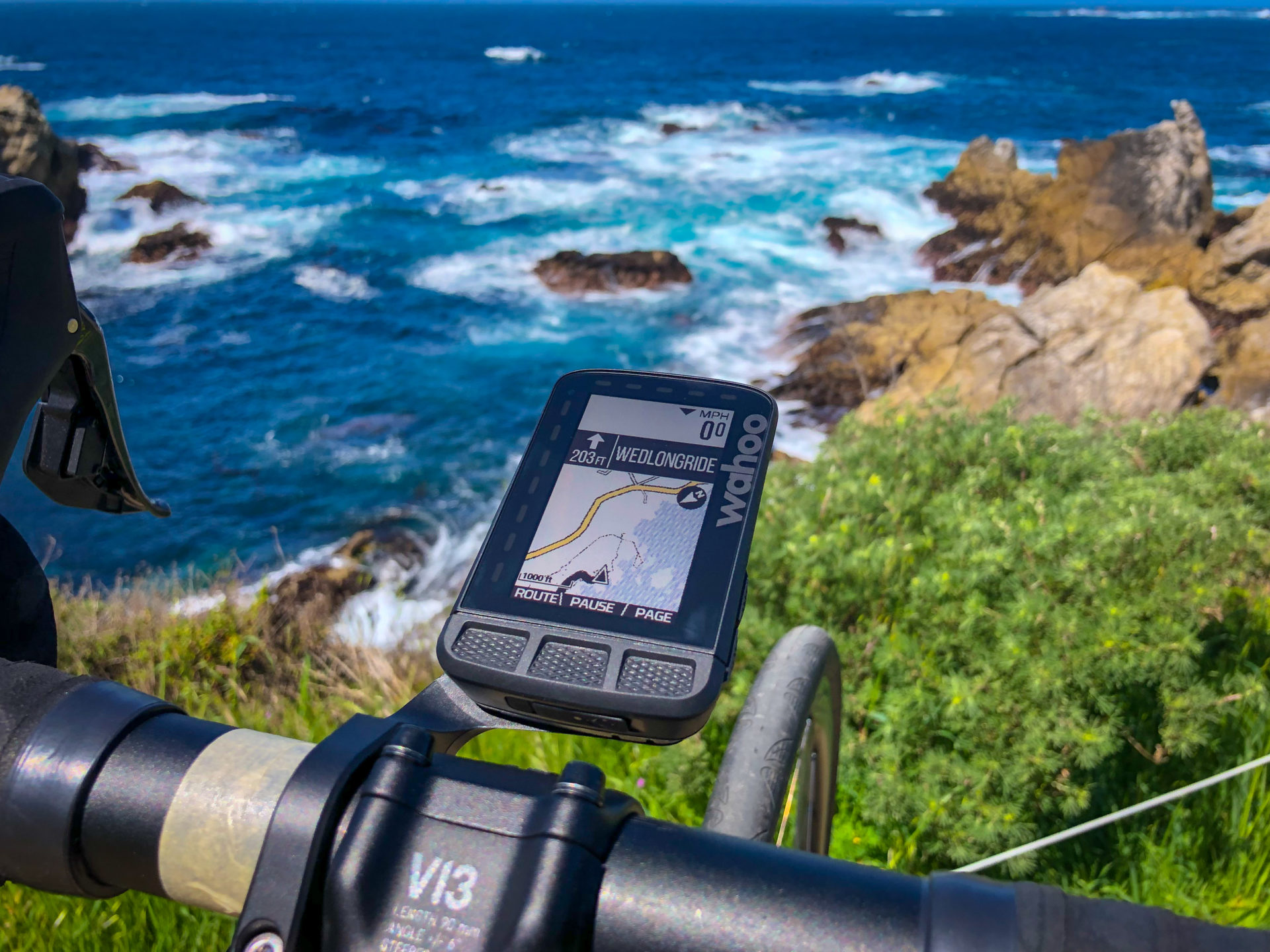 ELEMNT ROAM GPS leads the adventure w/ color screen, new features ...