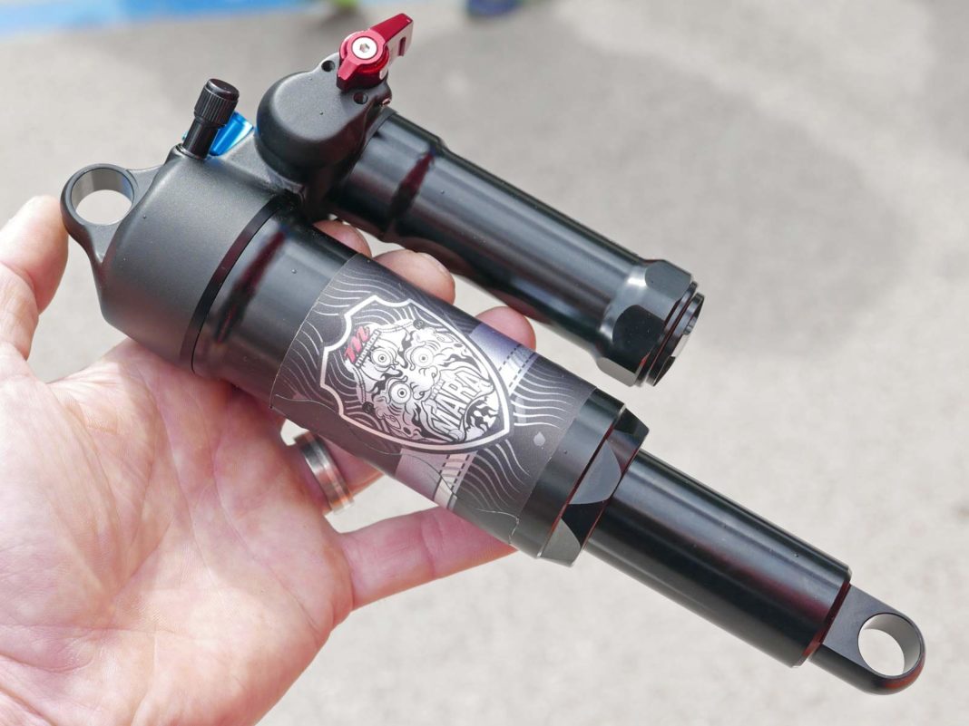 In detail: Manitou Mara Pro air shock pumps up easily tunable enduro ...