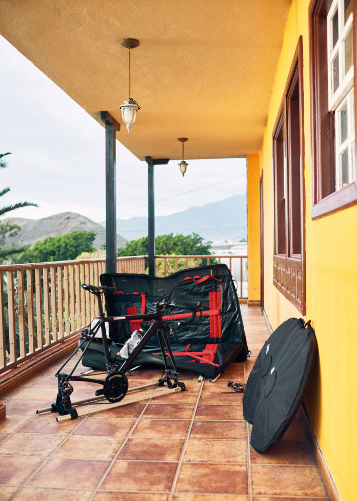 EVOC Road Bike Bag Pro has hybrid soft/hard shell, 'bike fit proof ...