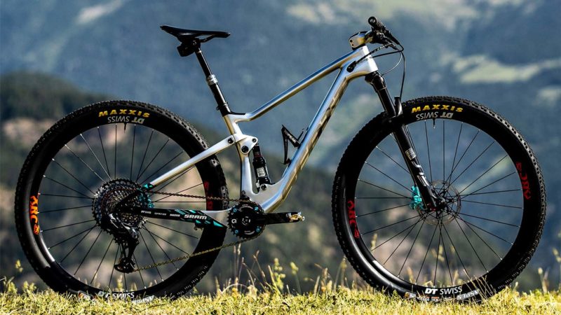 Watch: How Kate Courtney sets up her Scott mountain bikes for race day ...