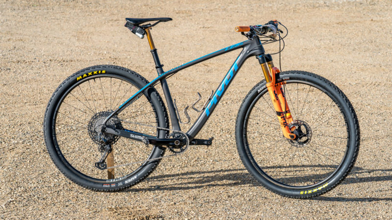Pivot LES sheds more grams with new LES SL XC race hardtail frame ...