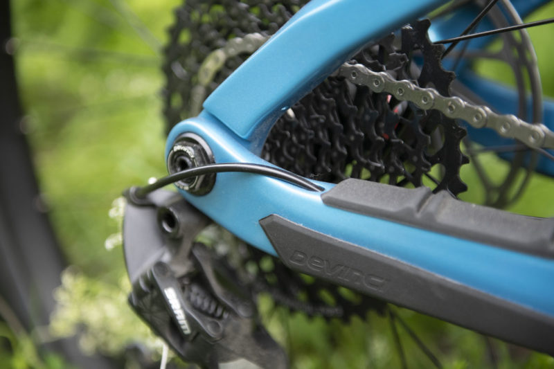 Devinci Django evolves into modern SuperBoost trail bike w/ new geo ...