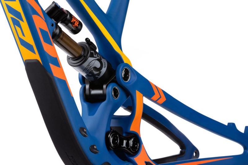 Pivot Phoenix 29 finally lands with big wheels and compact frame design ...