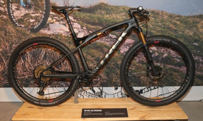 Trek Supercaliber XC race bike rips w/ 60mm compact shock & flexing ...