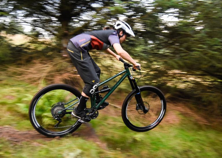 Review: Starling Swoop, single-pivot slack steel enduro charger ...