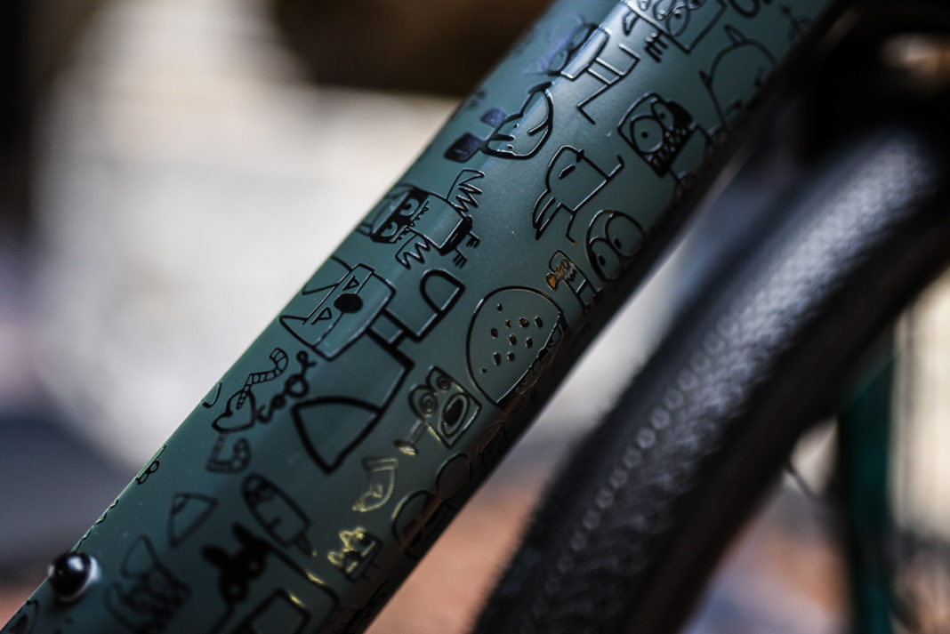 MMR teams up w/ artist Edgar Plans for custom graffiti X-Tour gravel ...