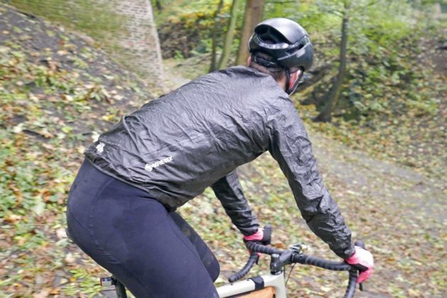 Rapha GORE-TEX Shakedry rain jackets, the new ultimate for riding in ...