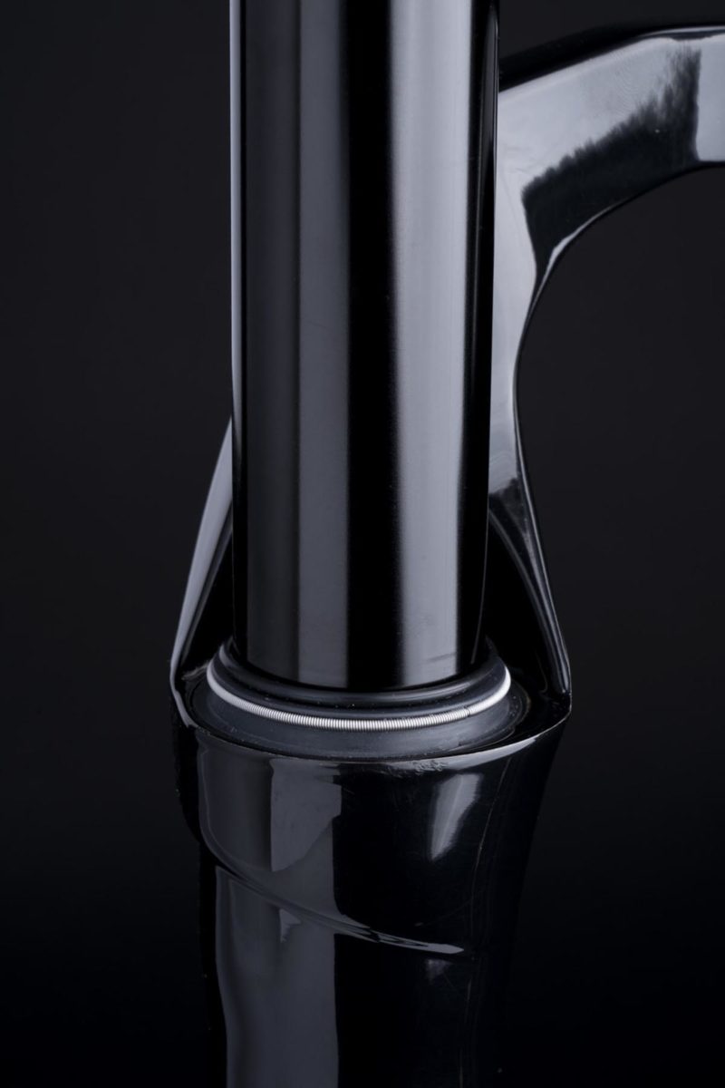 Hayes adds XC Collection w/ Manitou R7 Pro fork, Mara shock, SUNRingle ...