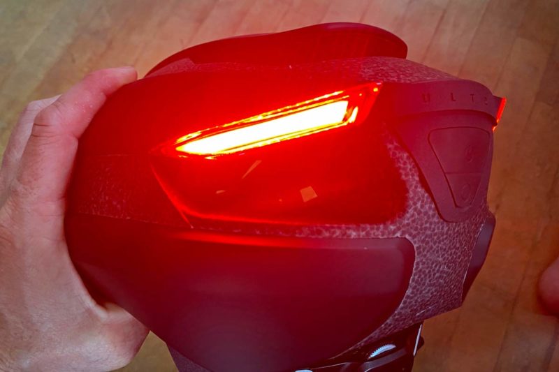 First Rides: Lumos Ultra smart helmet packs lighting, turn signals into ...