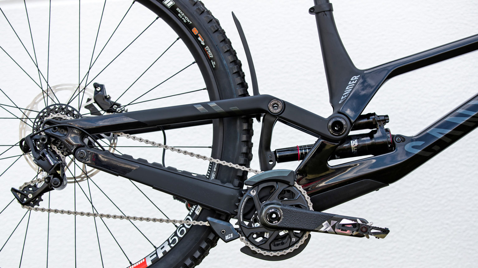 Canyon Sender CFR gives full carbon DH race mountain bike all-new ...