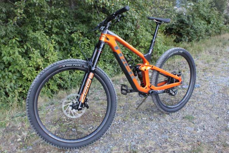 Review: The 2021 Trek Slash eats up rough trails with big wheels, long ...