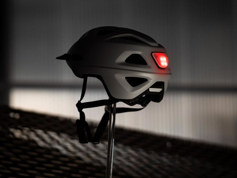 MET Mobilite cycle commuter helmet gets MIPS, plus integrated light and ...